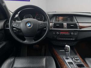 Black BMW X5 2013 in Vilnius, with an engine capacity of 3.00 L and mileage of 249 thousand km for 11999 €, photo 13 on AUTOMOTO.COM.LV