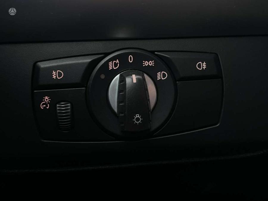 Black BMW X5 2013 in Vilnius, with an engine capacity of 3.00 L and mileage of 249 thousand km for 11999 €, photo 15 on AUTOMOTO.COM.LV
