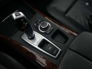 Black BMW X5 2013 in Vilnius, with an engine capacity of 3.00 L and mileage of 249 thousand km for 11999 €, photo 17 on AUTOMOTO.COM.LV