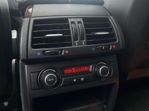 Black BMW X5 2013 in Vilnius, with an engine capacity of 3.00 L and mileage of 249 thousand km for 11999 €, photo 20 on AUTOMOTO.COM.LV