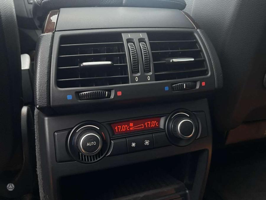 Black BMW X5 2013 in Vilnius, with an engine capacity of 3.00 L and mileage of 249 thousand km for 11999 €, photo 20 on AUTOMOTO.COM.LV