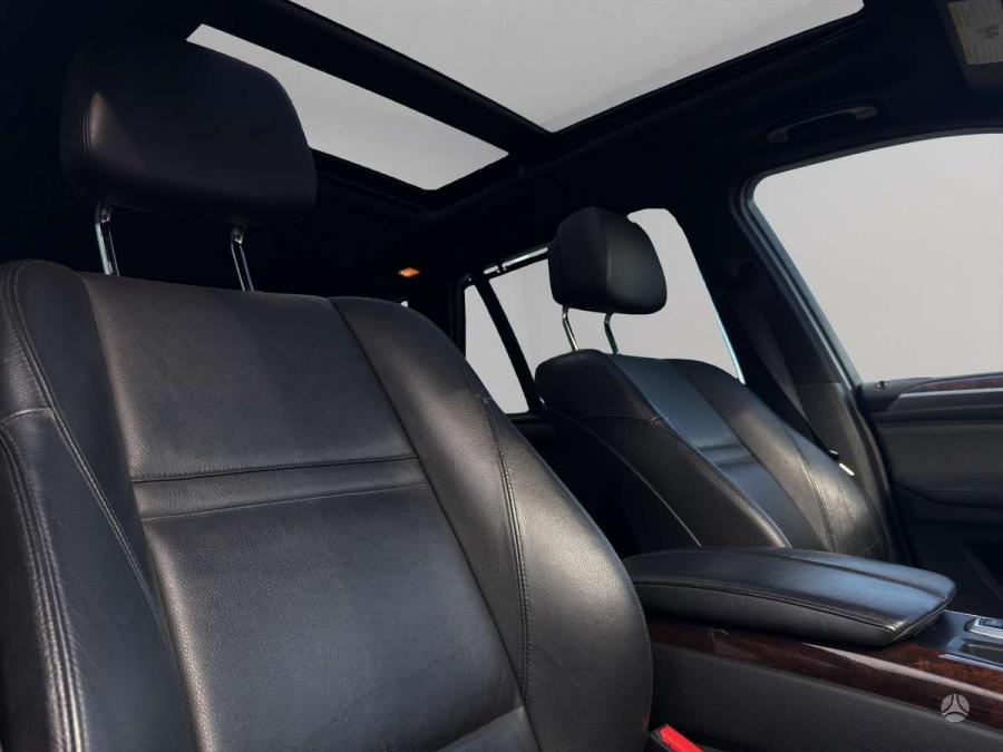 Melns BMW X5 2013 Kauņa, ar dzinēja tilpumu 3.00 L un nobraukumu 222 tūkst. km par 11999 €, foto 11 vietnē AUTOMOTO.COM.LV