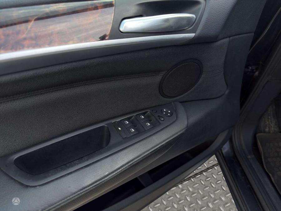 Melns BMW X5 2013 Kauņa, ar dzinēja tilpumu 3.00 L un nobraukumu 222 tūkst. km par 11999 €, foto 17 vietnē AUTOMOTO.COM.LV