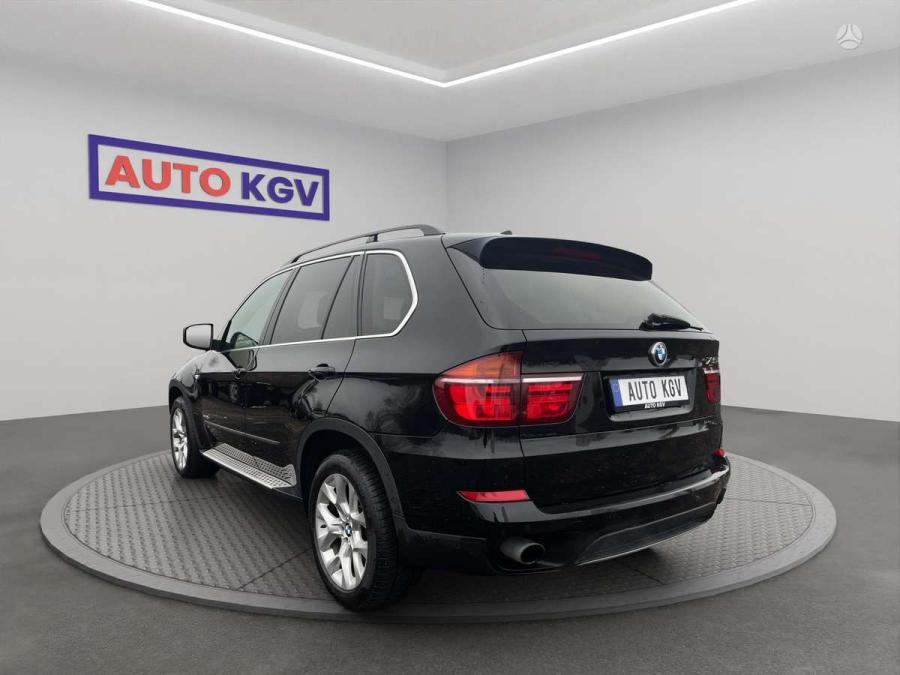 Melns BMW X5 2013 Viļņa, ar dzinēja tilpumu 3.00 L un nobraukumu 249 tūkst. km par 11999 €, foto 4 vietnē AUTOMOTO.COM.LV