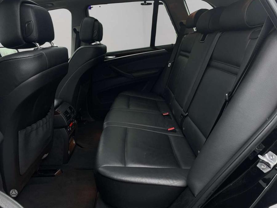 Melns BMW X5 2013 Viļņa, ar dzinēja tilpumu 3.00 L un nobraukumu 249 tūkst. km par 11999 €, foto 11 vietnē AUTOMOTO.COM.LV