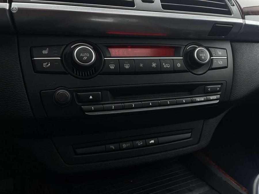 Melns BMW X5 2013 Viļņa, ar dzinēja tilpumu 3.00 L un nobraukumu 249 tūkst. km par 11999 €, foto 18 vietnē AUTOMOTO.COM.LV
