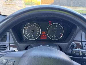 Black BMW X5 2013 in Raseiniai, with an engine capacity of 2.99 L and mileage of 232 thousand km for 14350 €, photo 3 on AUTOMOTO.COM.LV
