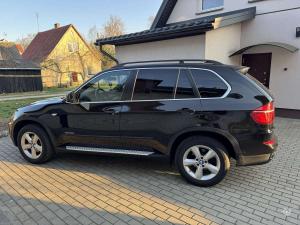 Black BMW X5 2013 in Raseiniai, with an engine capacity of 2.99 L and mileage of 232 thousand km for 14350 €, photo 7 on AUTOMOTO.COM.LV