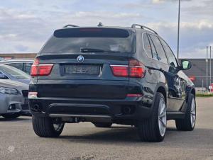 Black BMW X5 2013 in Vilnius, with an engine capacity of 2.99 L and mileage of 349 thousand km for 11500 €, photo 4 on AUTOMOTO.COM.LV