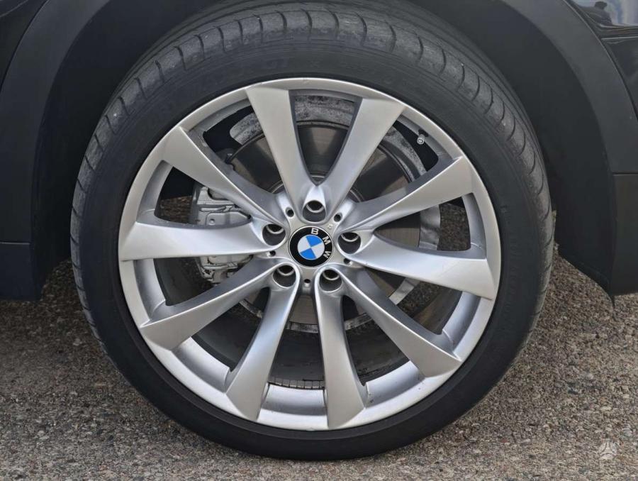 Black BMW X5 2013 in Vilnius, with an engine capacity of 2.99 L and mileage of 349 thousand km for 11500 €, photo 7 on AUTOMOTO.COM.LV