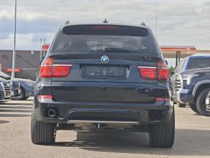 Black BMW X5 2013 in Vilnius, with an engine capacity of 2.99 L and mileage of 349 thousand km for 11500 €, photo 8 on AUTOMOTO.COM.LV