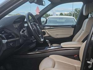 Black BMW X5 2013 in Vilnius, with an engine capacity of 2.99 L and mileage of 349 thousand km for 11500 €, photo 10 on AUTOMOTO.COM.LV
