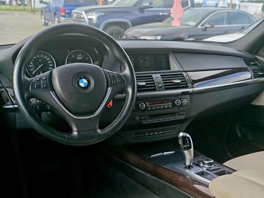 Black BMW X5 2013 in Vilnius, with an engine capacity of 2.99 L and mileage of 349 thousand km for 11500 €, photo 11 on AUTOMOTO.COM.LV