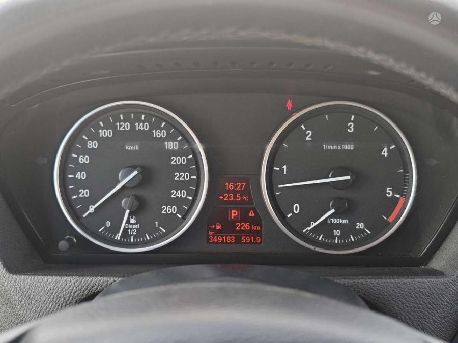 Black BMW X5 2013 in Vilnius, with an engine capacity of 2.99 L and mileage of 349 thousand km for 11500 €, photo 13 on AUTOMOTO.COM.LV