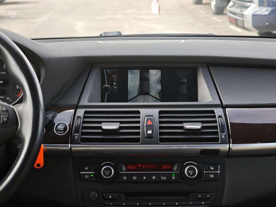 Black BMW X5 2013 in Vilnius, with an engine capacity of 2.99 L and mileage of 349 thousand km for 11500 €, photo 15 on AUTOMOTO.COM.LV