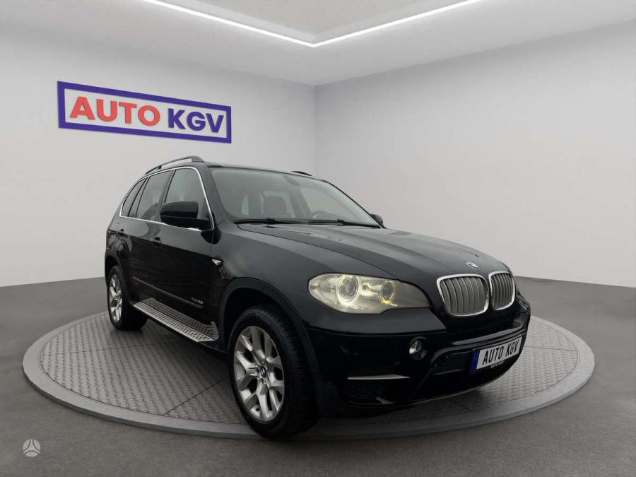 Black BMW X5 2013 in Vilnius, with an engine capacity of 3.00 L and mileage of 249 thousand km for 11999 €, photo 7 on AUTOMOTO.COM.LV