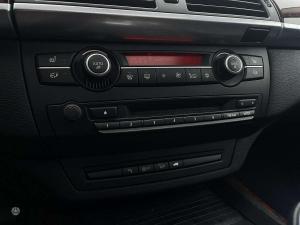 Black BMW X5 2013 in Vilnius, with an engine capacity of 3.00 L and mileage of 249 thousand km for 11999 €, photo 18 on AUTOMOTO.COM.LV