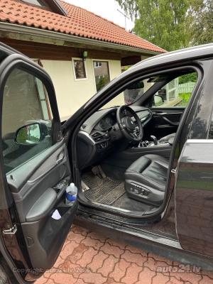 Black BMW X5 2013 in Tallinn, with an engine capacity of 3.00 L and mileage of 290 thousand km for 22000 €, photo 8 on AUTOMOTO.COM.LV