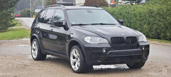Melns BMW X5 2013 Utena, ar dzinēja tilpumu 2.99 L un nobraukumu 280 tūkst. km par 11250 €, foto 1 vietnē AUTOMOTO.COM.LV