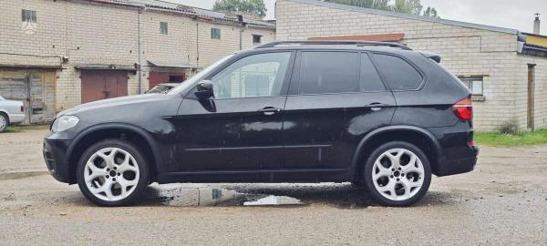 Melns BMW X5 2013 Utena, ar dzinēja tilpumu 2.99 L un nobraukumu 280 tūkst. km par 11250 €, foto 4 vietnē AUTOMOTO.COM.LV