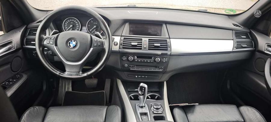 Melns BMW X5 2013 Utena, ar dzinēja tilpumu 2.99 L un nobraukumu 280 tūkst. km par 11250 €, foto 17 vietnē AUTOMOTO.COM.LV