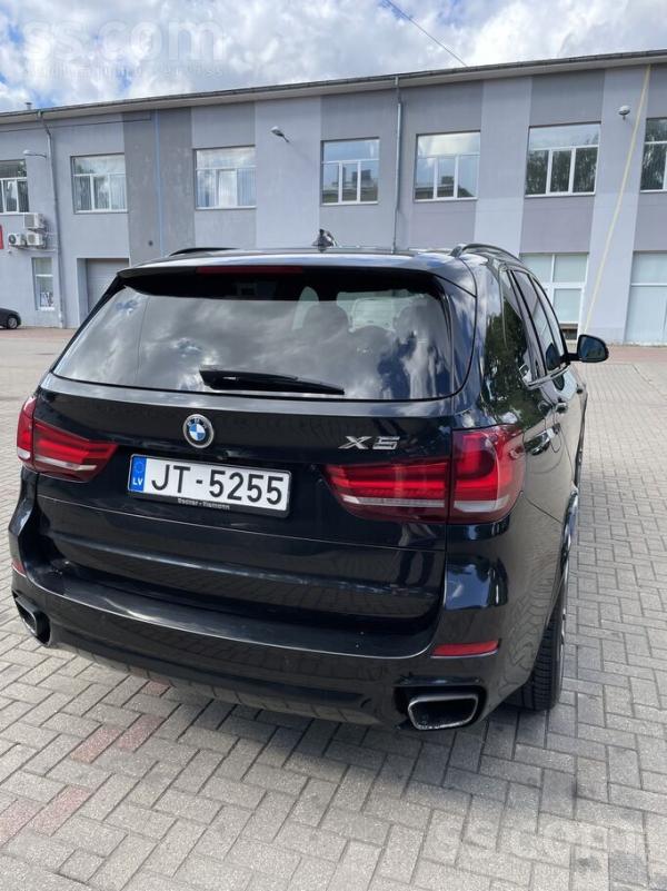 BMW X5 2013 Rīga vietnē Melns BMW X5 2013 Rīga, ar dzinēja tilpumu 3.00 L un nobraukumu 222 tūkst. km par 18900 €, foto 4 vietnē AUTOMOTO.COM.LV