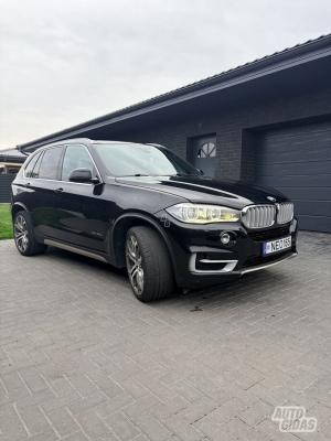 Melns BMW X5 2013 Kauņa, ar dzinēja tilpumu 3.00 L un nobraukumu 274 tūkst. km par 15800 €, foto  vietnē AUTOMOTO.COM.LV