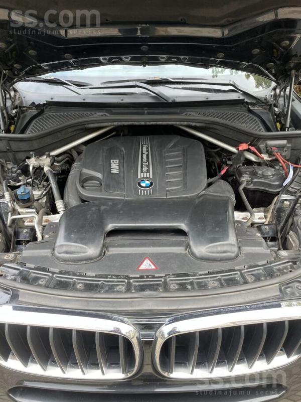 BMW X5 2013 in Riga on AUTOMOTO.COM.LV Black BMW X5 2013 in Riga, with an engine capacity of 3.00 L and mileage of 223 thousand km for 17100 €, photo 11 on AUTOMOTO.COM.LV