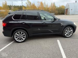 Black BMW X5 2013 in Kaunas, with an engine capacity of 3.00 L and mileage of 340 thousand km for 10900 €, photo 6 on AUTOMOTO.COM.LV