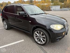 Black BMW X5 2013 in Kaunas, with an engine capacity of 3.00 L and mileage of 340 thousand km for 10900 €, photo 7 on AUTOMOTO.COM.LV