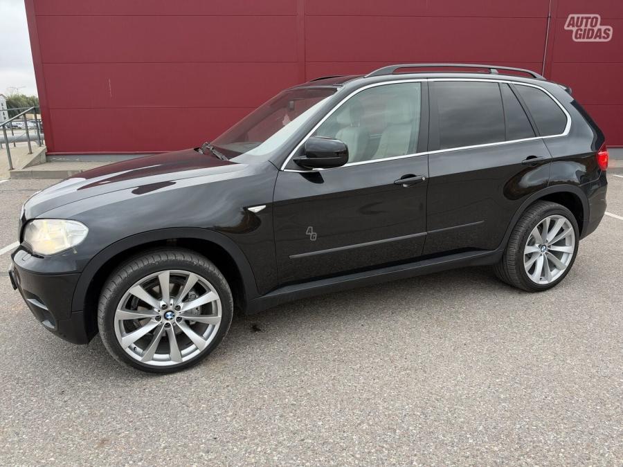 Black BMW X5 2013 in Kaunas, with an engine capacity of 3.00 L and mileage of 340 thousand km for 10900 €, photo 13 on AUTOMOTO.COM.LV