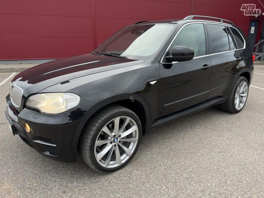 Black BMW X5 2013 in Kaunas, with an engine capacity of 3.00 L and mileage of 340 thousand km for 10900 €, photo 19 on AUTOMOTO.COM.LV