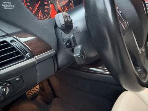 Black BMW X5 2013 in Kaunas, with an engine capacity of 3.00 L and mileage of 340 thousand km for 10900 €, photo 26 on AUTOMOTO.COM.LV
