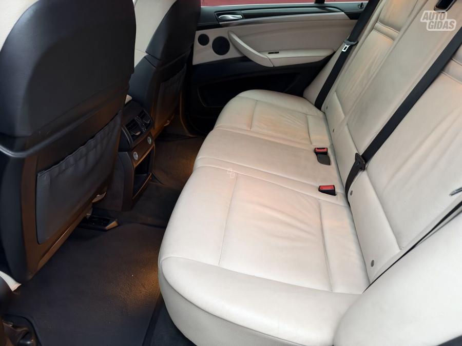 Black BMW X5 2013 in Kaunas, with an engine capacity of 3.00 L and mileage of 340 thousand km for 10900 €, photo 34 on AUTOMOTO.COM.LV