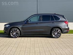 Melns BMW X5 2014 Rīga, ar dzinēja tilpumu 3.00 L un nobraukumu 245 tūkst. km par 6450 €, foto 2 vietnē AUTOMOTO.COM.LV