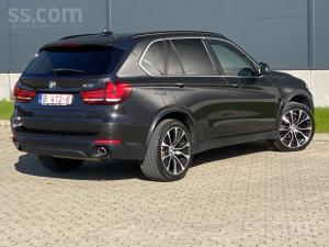Melns BMW X5 2014 Rīga, ar dzinēja tilpumu 3.00 L un nobraukumu 245 tūkst. km par 6450 €, foto 5 vietnē AUTOMOTO.COM.LV