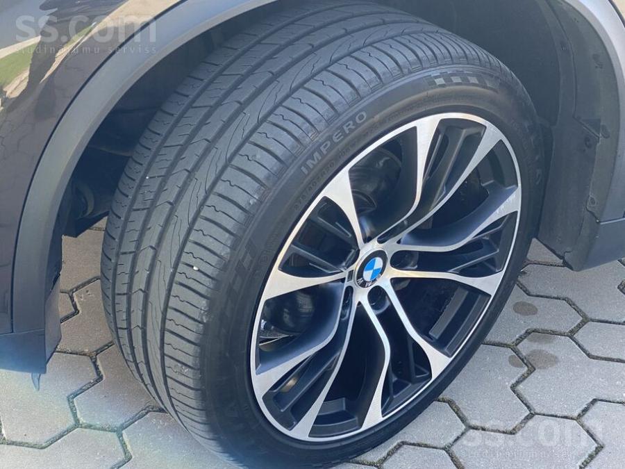 Melns BMW X5 2014 Rīga, ar dzinēja tilpumu 3.00 L un nobraukumu 245 tūkst. km par 6450 €, foto 15 vietnē AUTOMOTO.COM.LV