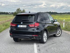 Black BMW X5 2014 in Gulbene, with an engine capacity of 3.00 L and mileage of 355 thousand km for 17000 €, photo 2 on AUTOMOTO.COM.LV
