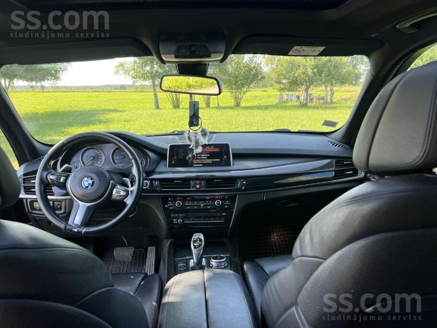 Black BMW X5 2014 in Gulbene, with an engine capacity of 3.00 L and mileage of 355 thousand km for 17000 €, photo 4 on AUTOMOTO.COM.LV