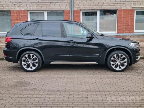 Melns BMW X5 2014 Ogre, ar dzinēja tilpumu 2.00 L un nobraukumu 0 tūkst. km par 17550 €, foto 4 vietnē AUTOMOTO.COM.LV