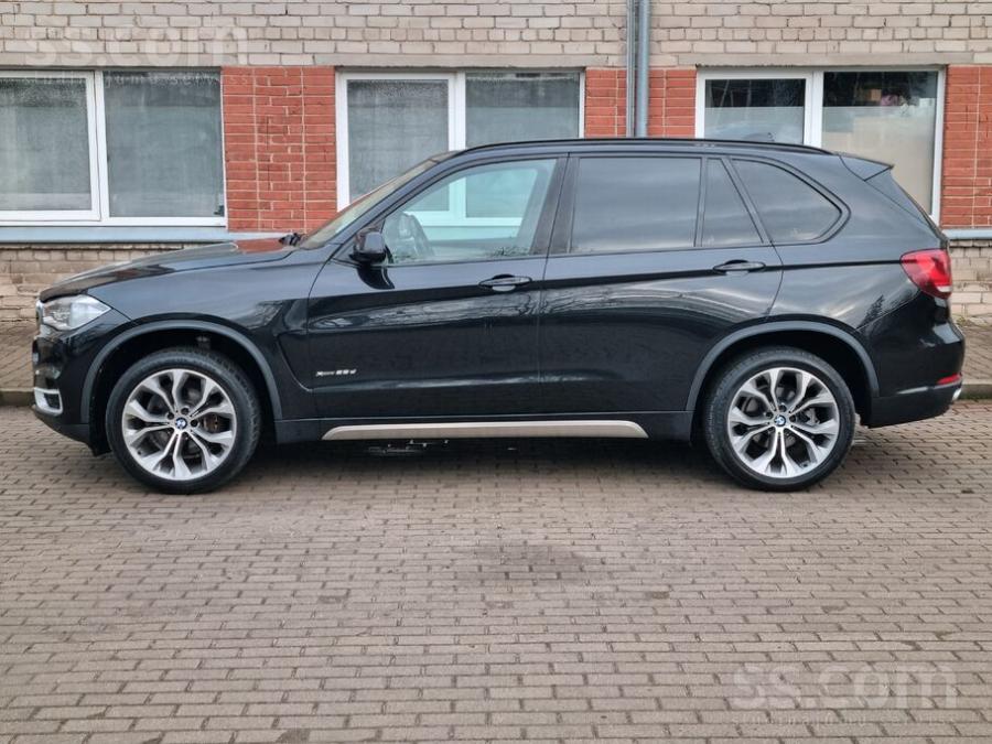 Black BMW X5 2014 in Ogre, with an engine capacity of 2.00 L and mileage of 0 thousand km for 17550 €, photo 5 on AUTOMOTO.COM.LV