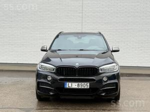 Black BMW X5 2014 in Riga, with an engine capacity of 3.00 L and mileage of 324 thousand km for 18500 €, photo 2 on AUTOMOTO.COM.LV