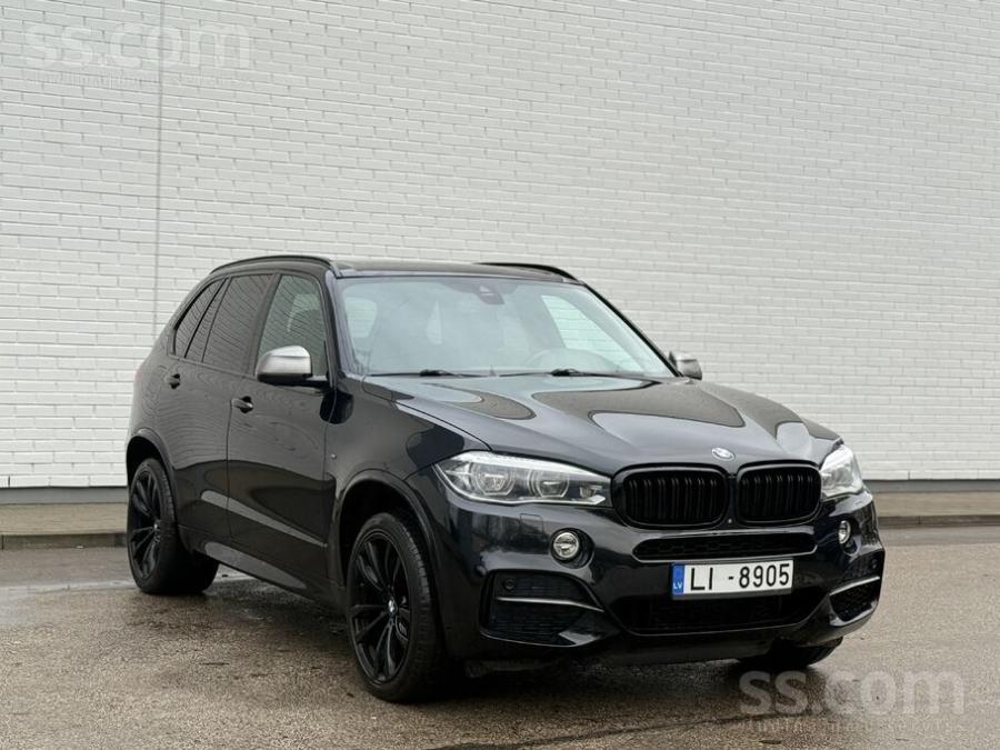 Black BMW X5 2014 in Riga, with an engine capacity of 3.00 L and mileage of 324 thousand km for 18500 €, photo 3 on AUTOMOTO.COM.LV