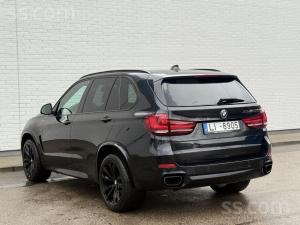 Black BMW X5 2014 in Riga, with an engine capacity of 3.00 L and mileage of 324 thousand km for 18500 €, photo 4 on AUTOMOTO.COM.LV