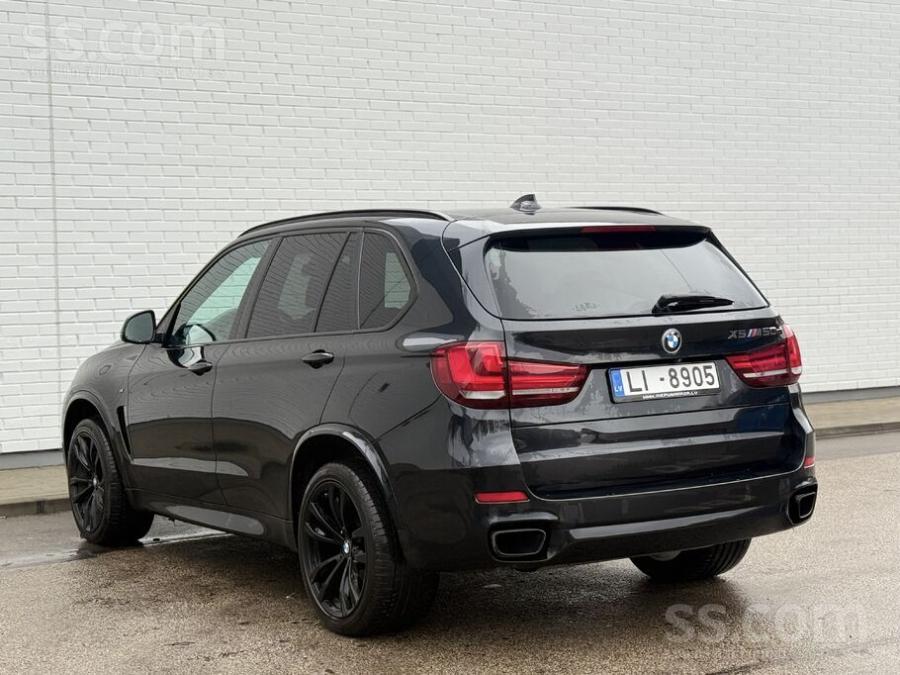 Black BMW X5 2014 in Riga, with an engine capacity of 3.00 L and mileage of 324 thousand km for 18500 €, photo 4 on AUTOMOTO.COM.LV