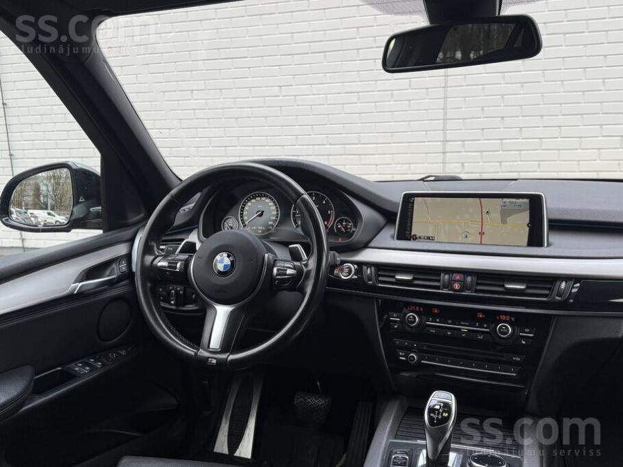 Black BMW X5 2014 in Riga, with an engine capacity of 3.00 L and mileage of 324 thousand km for 18500 €, photo 14 on AUTOMOTO.COM.LV