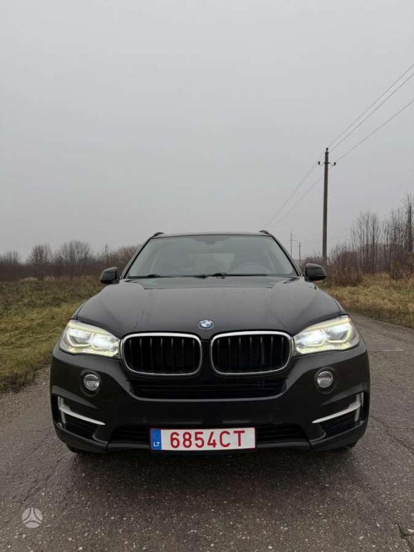 Black BMW X5 2014 in Klaipeda, with an engine capacity of 2.98 L and mileage of 270 thousand km for 14500 €, photo 3 on AUTOMOTO.COM.LV