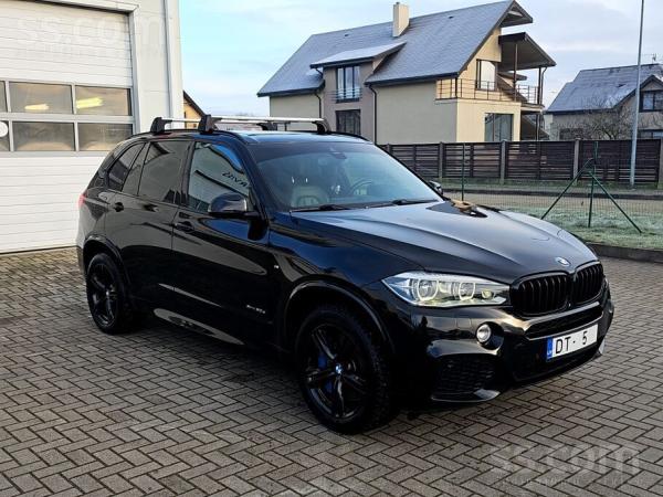 Black BMW X5 2014 in Ventspils, with an engine capacity of 3.00 L and mileage of 266 thousand km for 26500 €, photo 1 on AUTOMOTO.COM.LV