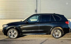 Black BMW X5 2014 in Kaunas, with an engine capacity of 2.99 L and mileage of 312 thousand km for 17300 €, photo 3 on AUTOMOTO.COM.LV
