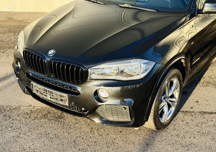 Black BMW X5 2014 in Kaunas, with an engine capacity of 2.99 L and mileage of 312 thousand km for 17300 €, photo 38 on AUTOMOTO.COM.LV